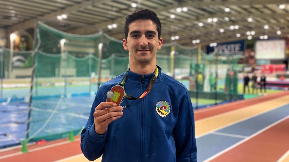 Nelson Pinto soma e segue no salto em altura - Central Press