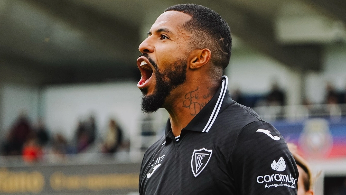 André Clóvis faz "Hat-Trick" no prémio Avançado do Mês - Central Press