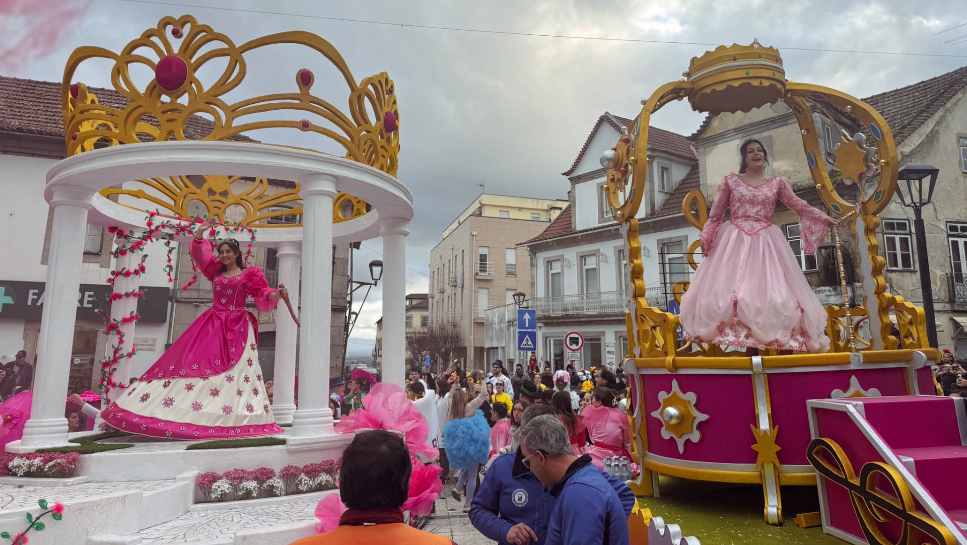 Carnaval anima Nelas com desfile, Troca de Rainhas e Enterro do Entrudo ...